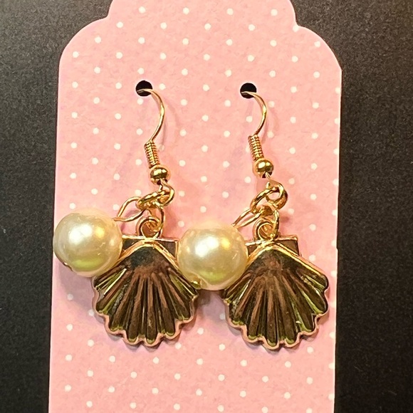 Hand Crafted | Jewelry | Clamshell And Faux Pearl Gold Tone Pierced ...